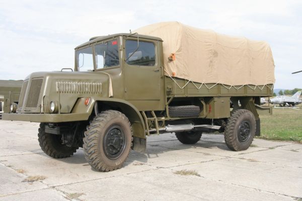 Delostrelecký ťahač TATRA-128Vojenský historický ústav (VHÚ)
