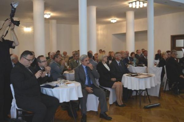 Konferencia armádny generál Rudolf Viest známy – neznámyVojenský ...